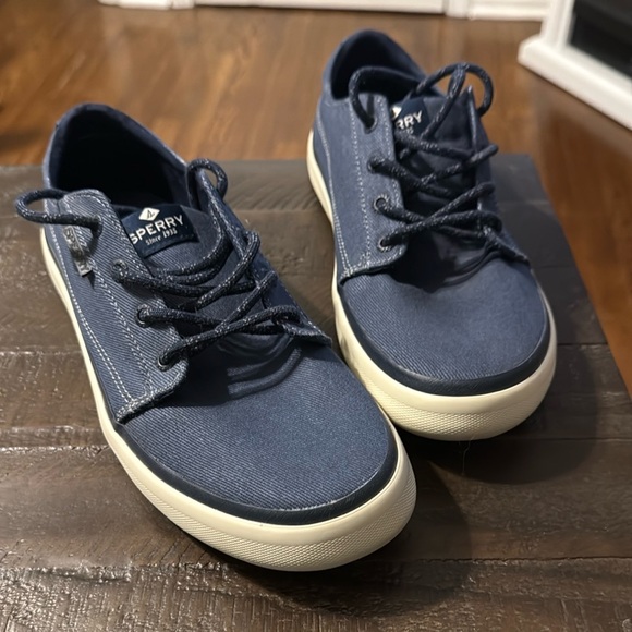 Sperry | Shoes | Mens Sperry Blue Canvas Sneakers With White Soles ...
